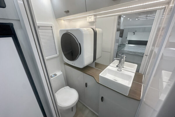 Mt Royal 16ft Hard Roof Hybrid Caravan - Lumberjack RV Camper Trailers