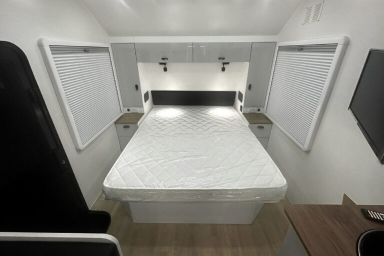 Mt Royal 16ft Hard Roof Hybrid Caravan - Lumberjack RV Camper Trailers